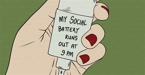 내 소셜 배터리가 다 떨어졌을 때라는 단어가 적힌 작은 전기 장치를 들고 있는 손 벡터 Unsplash의 전화 이미지