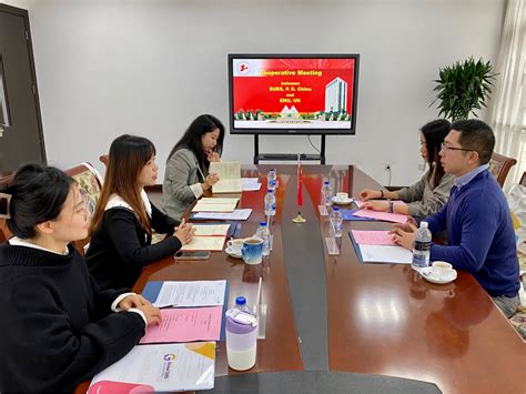 英国爱丁堡龙比亚大学亚太区国际合作招生主任joe Zhou一行来访我校
