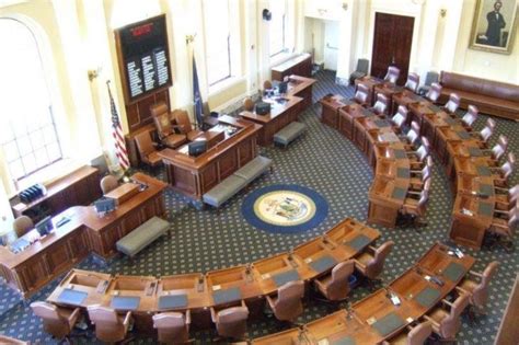Maine Legislators Overturn Gov Paul Lepages Veto Of Recreational