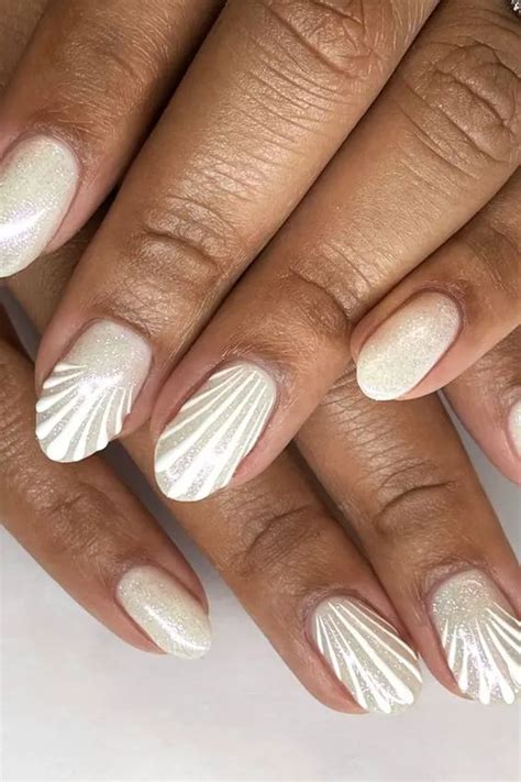 20 Beautiful Seashell Nails You Have To See 2025
