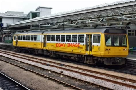 Photo Class 142 Pacer 2 Car Dmu No 142 056 Arriving At Sheffield In