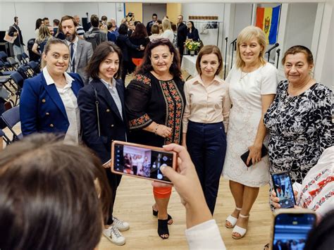 Maia Sandu Meets With Moldovan Diaspora In New York