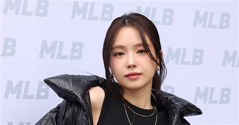포토s 손나은 힙하게