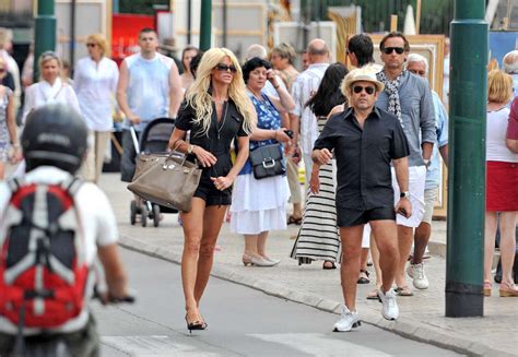 Victoria Silvstedt Flashing Her Bare Pussy Upskirt On Street Porn
