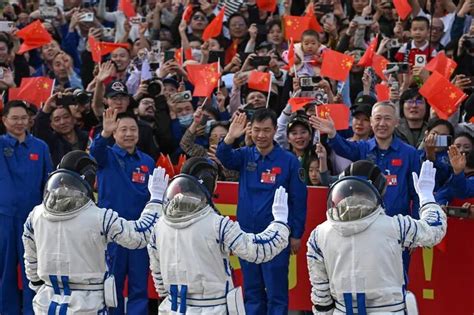 La Misión China Shenzhou 18 Despega Con éxito A La Estación Espacial