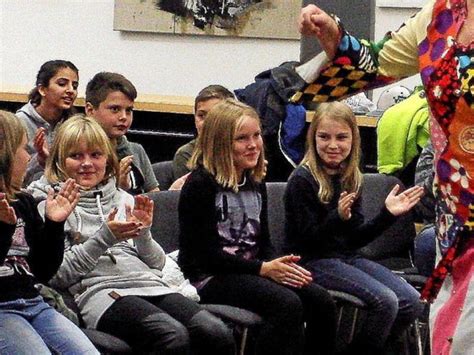 Lesungen Für Jung Und Alt In Den Bibliotheken
