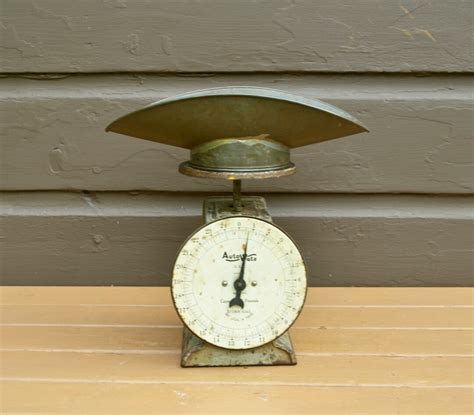 Antique Spring Scale With Pan Old Auto Wate Scale 25 Lb Spring Scale And Tin Bin Etsy