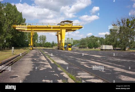Fuel Handling Hi Res Stock Photography And Images Alamy