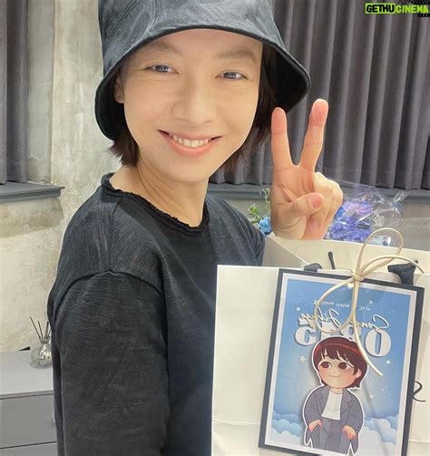 Song Ji Hyo Instagram 여러분 올해도 제 생일을 함께 축하해 주셔서 진심으로 감사감사합니다 ️ 한 분 한
