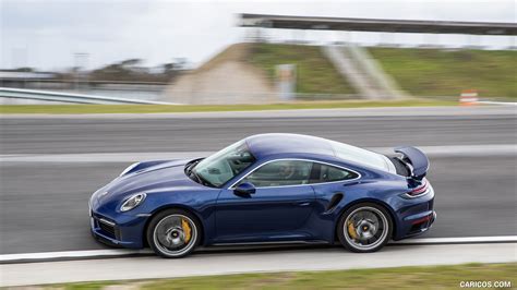Porsche Turbo S MY Coupe Color Gentian Blue Metallic Side