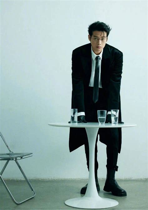 凉薄霸总上线！魏大勋穿西装白衬衫演绎颓废厌世感 搜狐大视野 搜狐新闻