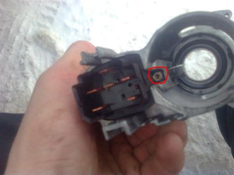 Замена контактной группы замка зажигания — Volkswagen Golf Mk3, 1,4 л ...