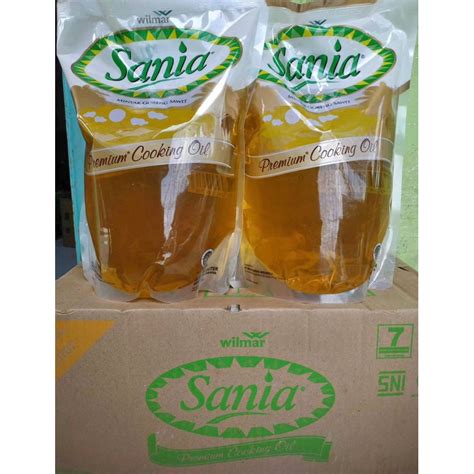 Jual SANIA COOKING OIL REFILL 2 LITER MINYAK GORENG Shopee Indonesia