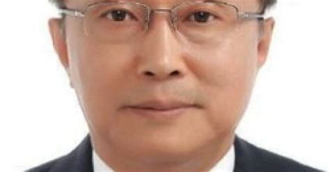 문대통령 신임 헌법재판소장에 유남석 재판관 지명