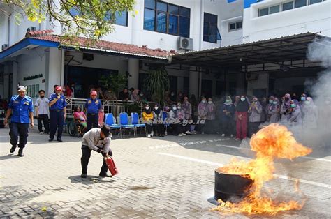 Antisipasi Kebakaran Damkar Tuban Gelar Simulasi Dan Pelatihan Situs