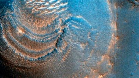 Sonda De La Nasa Capturó Misteriosos Depósitos Con Formas Y