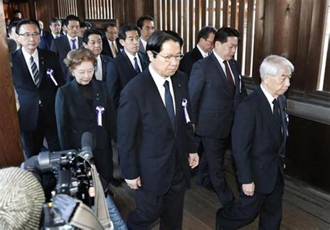 日本跨党派议员联盟集体参拜靖国神社，众参两院议员参加全球速报澎湃新闻 The Paper