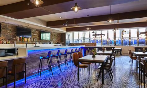 Chicago Hotel Deals Affordable Hotels In Chicago Il Groupon