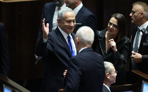 Netanyahu Returns As Pm Wins Knesset Support For Israels Most
