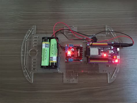 การสร้าง หุ่นยนต์ Esp32 บังคับผ่านอินเตอร์เน็ต Blynk รับทําโปรเจค Arduino