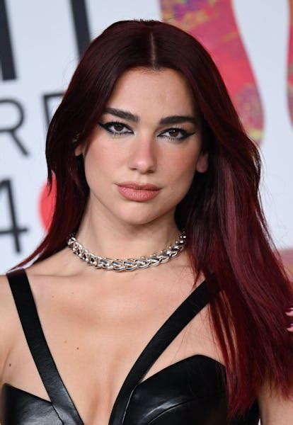 Zoey Deutchs Pixie Emma Corrins Mohawk And More Of The Best Beauty Of The Week