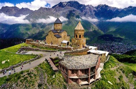 ერთდღიანი ულამაზესი ტური ყაზბეგში თანხაში შედის გერგეთზე ასვლა ჟინვალის