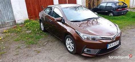 Toyota Corolla z salonu nawigacja piękny kolor limit wersja Kamienna