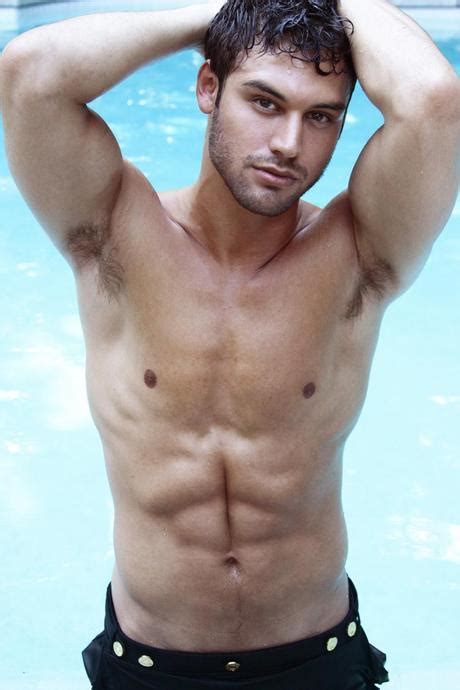 Ryan Guzman Paperblog
