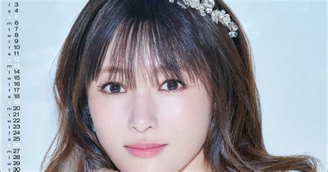 42歳・深田恭子、2025年カレンダーで圧倒的ビジュアル披露 サンスポ