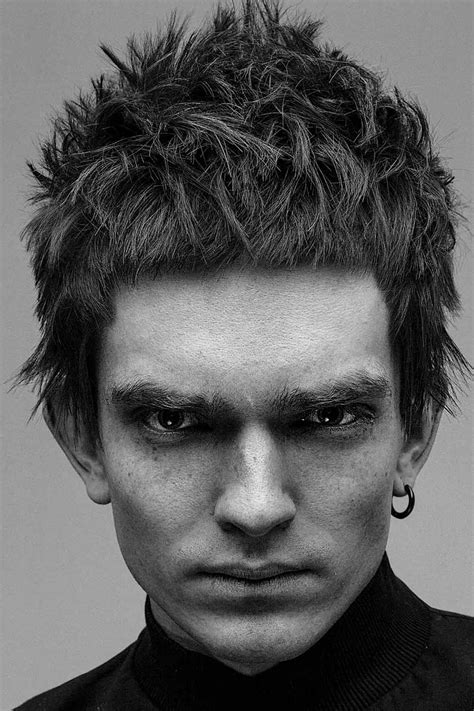 Shaggy Haircuts For Men To Try This Year