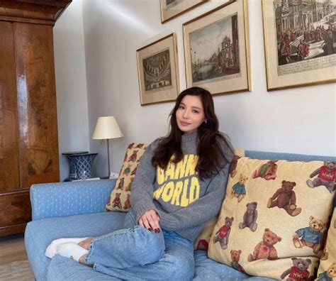 УИХ ын гишүүн Э Батшугарын үзэсгэлэнт сүйт бүсгүйн зургаас · Dorgio Mn