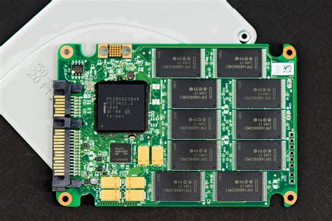 正统第三代：intel 320系列固态硬盘完全评测 Intel固态硬盘320 驱动之家