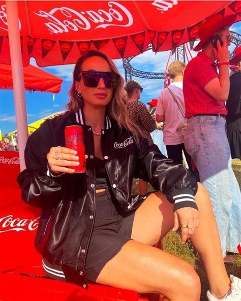 Kosovare Asllani La Sexy Valchiria Carriera E Vita Privata Dell