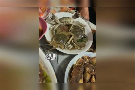 女子吃一半醉蟹，不料螃蟹竟然活了，网友：酒醒了。螃蟹醉蟹网友