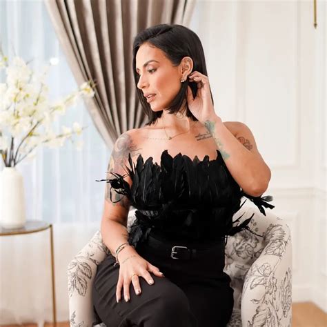 Loree Vaz Pinshilore Loreena Vaz Is Live Tiktok Live