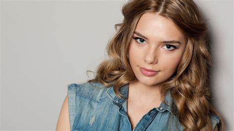 Indiana Evans 2019 Wallpaperhd Celebrities Wallpapers4k Wallpapers