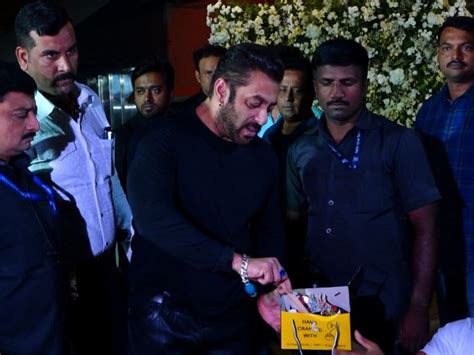 Salman Khan Birthday Party Photos Going Viral Shahrukh Khan Kartik