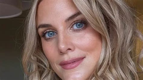Ashley James Says She Tries To Reframe Negative Thoughts As She Shows