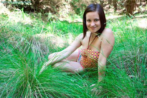 Real Amateur Girls Who Are Posing For Their First Time Page 117