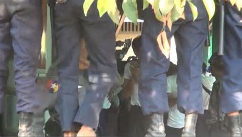 မင်္ဂလာဒုံမြို့နယ်ရှိ နေအိမ်တစ်အိမ်တွင် ရဲဝန်ထမ်းဟောင်း မိသားစုလေးဦး