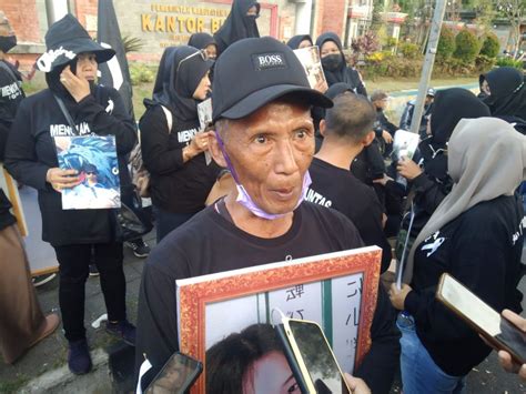 Keluarga Korban Tragedi Kanjuruhan Menuntut Keadilan