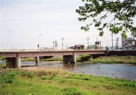 〔写真〕片谷地地内より常盤橋を望む三島県令道路改修記念画帖 其之三 南村山郡吉原村新道ノ内酢川ニ架スル常磐橋ノ図 【山形アーカイブ】