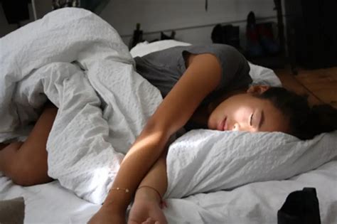 Mengetahui Pentingnya Matikan Lampu Sebelum Tidur Untuk Kesehatan Lifestyle Fimela Com