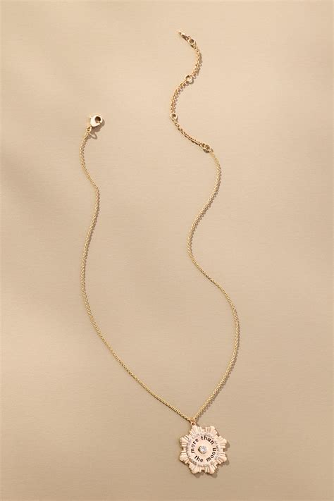 크루브드 선 펜던트 목걸이 앤트로폴로지 한국 공식 스토어 유니크한 여성 패션 및 라이프스타일 편집샵 200개이상의 프리미엄 브랜드 여성 의류 액세서리 홈