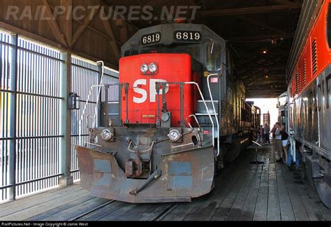 Railpictures Net Photo Sp 6819 Southern Pacific Railroad Emd Sd45t 2