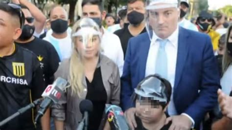 Verónica Ojeda Fue Con Dieguito Fernando A La Marcha Por Maradona