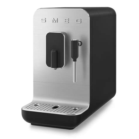 Smeg Bcc02blmeu автоматическая кофемашина с капучинатором матовый