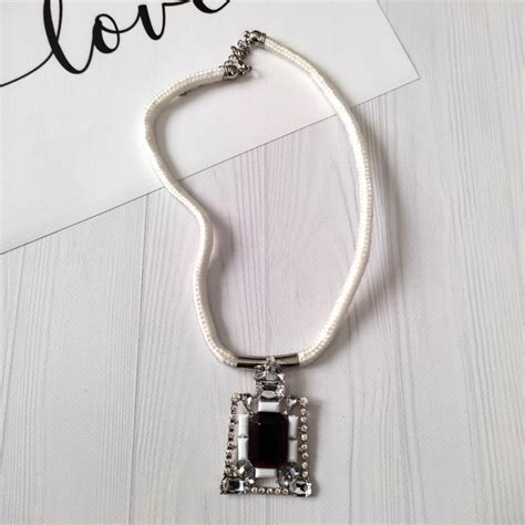 Кольє зі стразами — ціна 62 грн у каталозі Кольє і намиста Купити аксесуари за доступною ціною