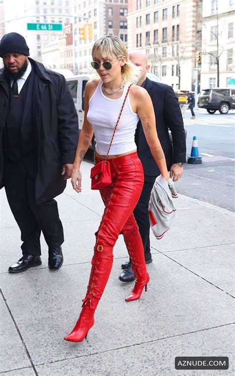 Miley Cyrus Steps Out This Afternoon In Nyc During New York Fashion