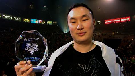 Controversial Street Fighter Player Infiltration Banned From
